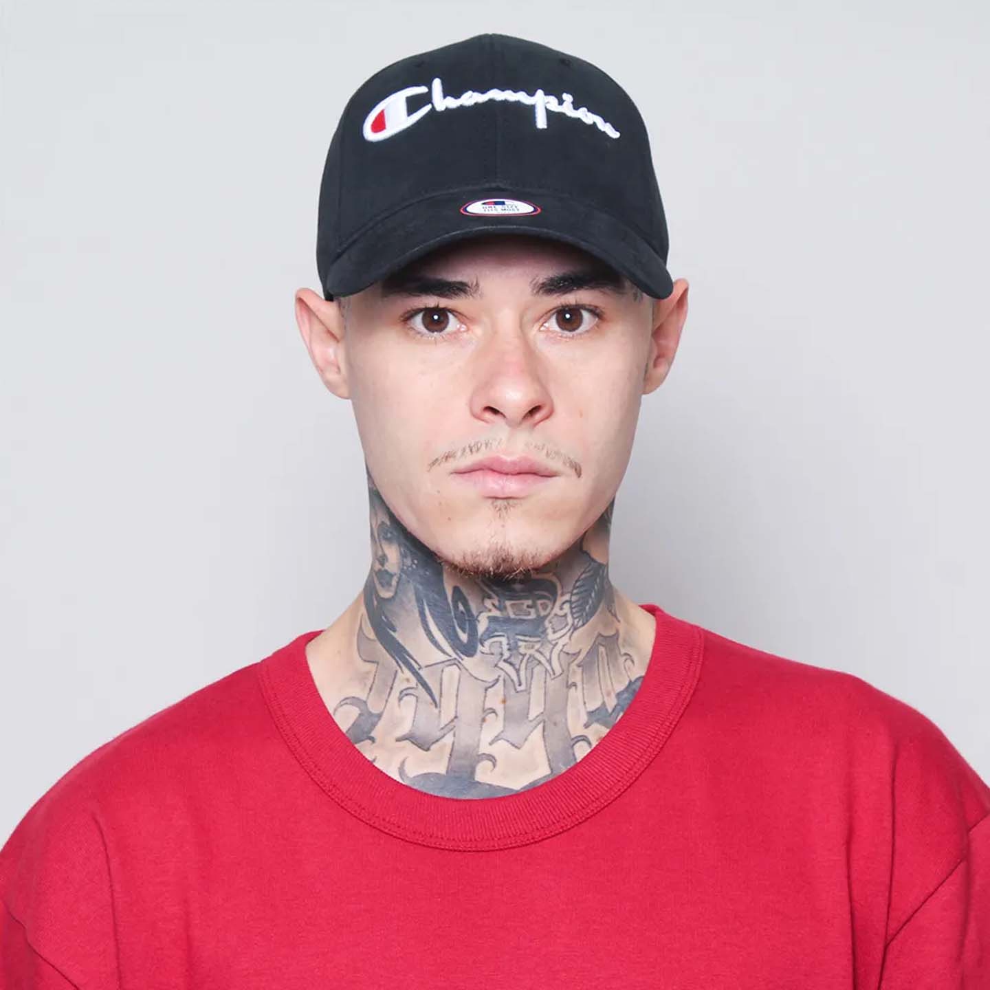 Bone Champion Aba Curva Strapback Preto